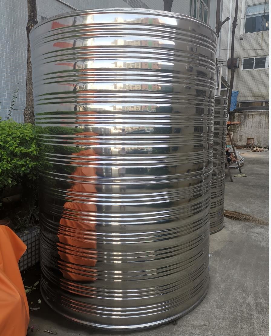 0.1MPa Stainless Steel Insulated Water Tank Vertical For Temperature 80 ...